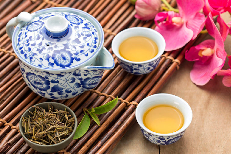 Learn More About Yellow Tea: What Makes It So Precious? - Lastea